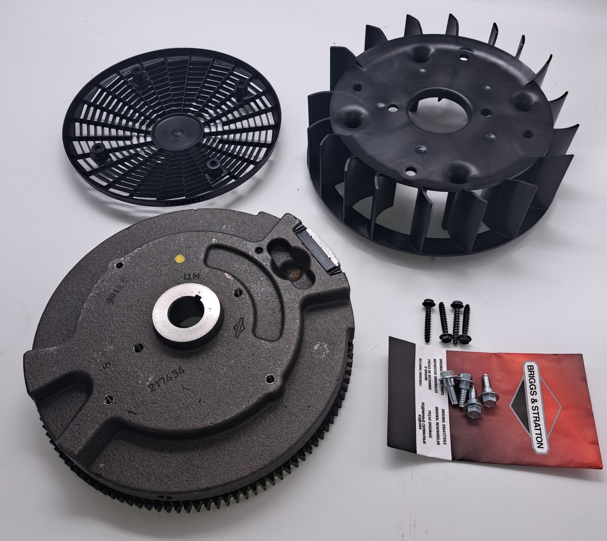 Original Briggs & Stratton Schwungrad, Baugruppe mit Zahnkranz - Briggs ...